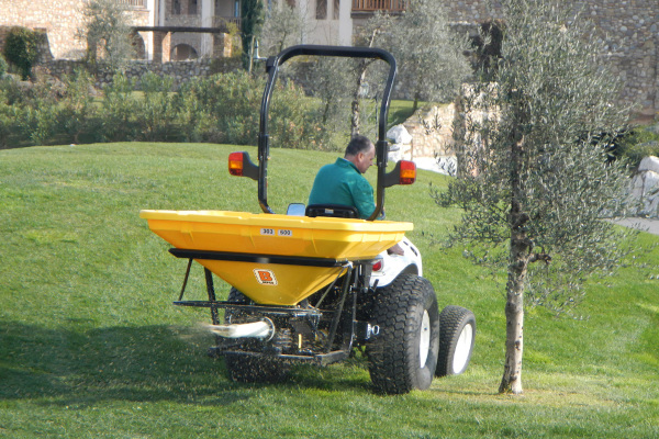 Befco Spreaders » Berchtold Equipment Co., California
