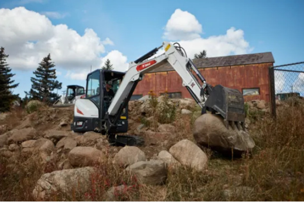 Bobcat E35 (33hp, Extendable Arm) » Berchtold Equipment Co., California